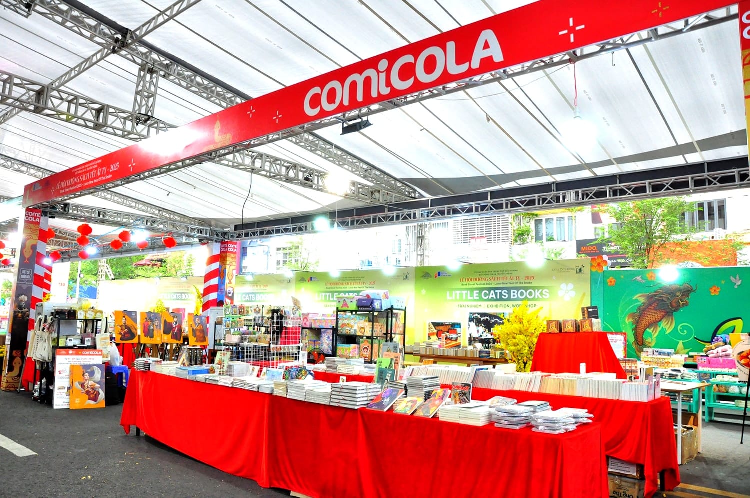 Comicola tại Lễ Hội Đường Sách Tết Ất Tỵ 2025: Những ngày xuân rực rỡ trên đường Lê Lợi
